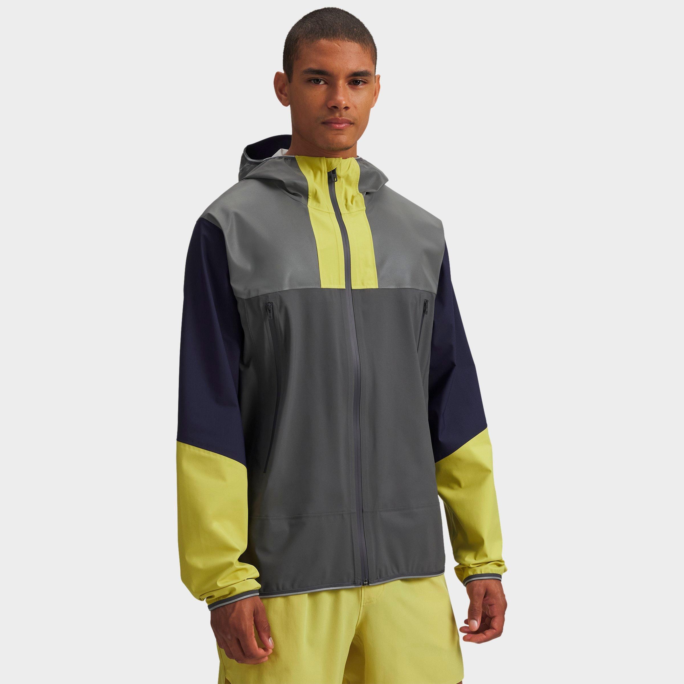 Click here for Under Armour Mens UA Halo Run Jacket in Castlerock... prices