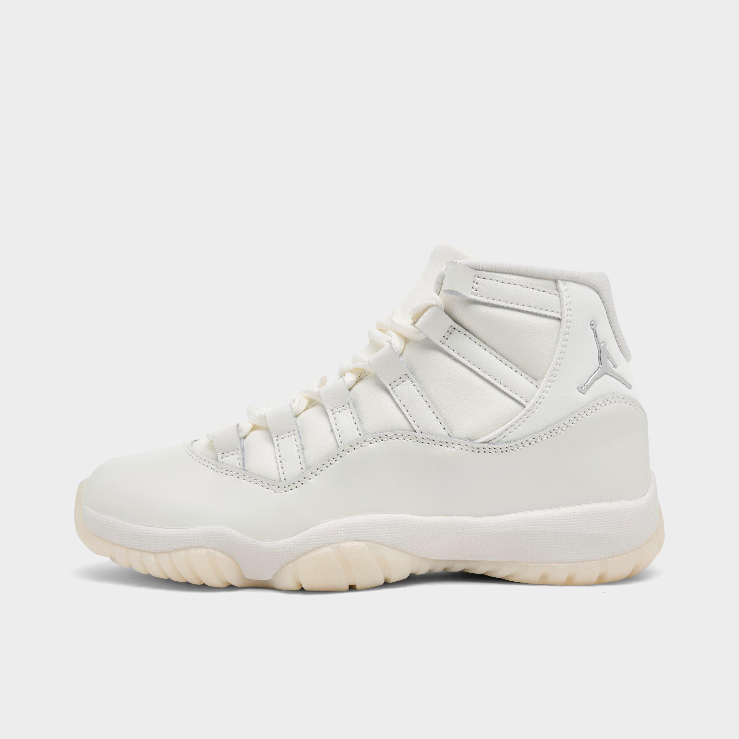 Click here for Jordan Womens Air Retro 11 Basketball Shoes in Sai... prices