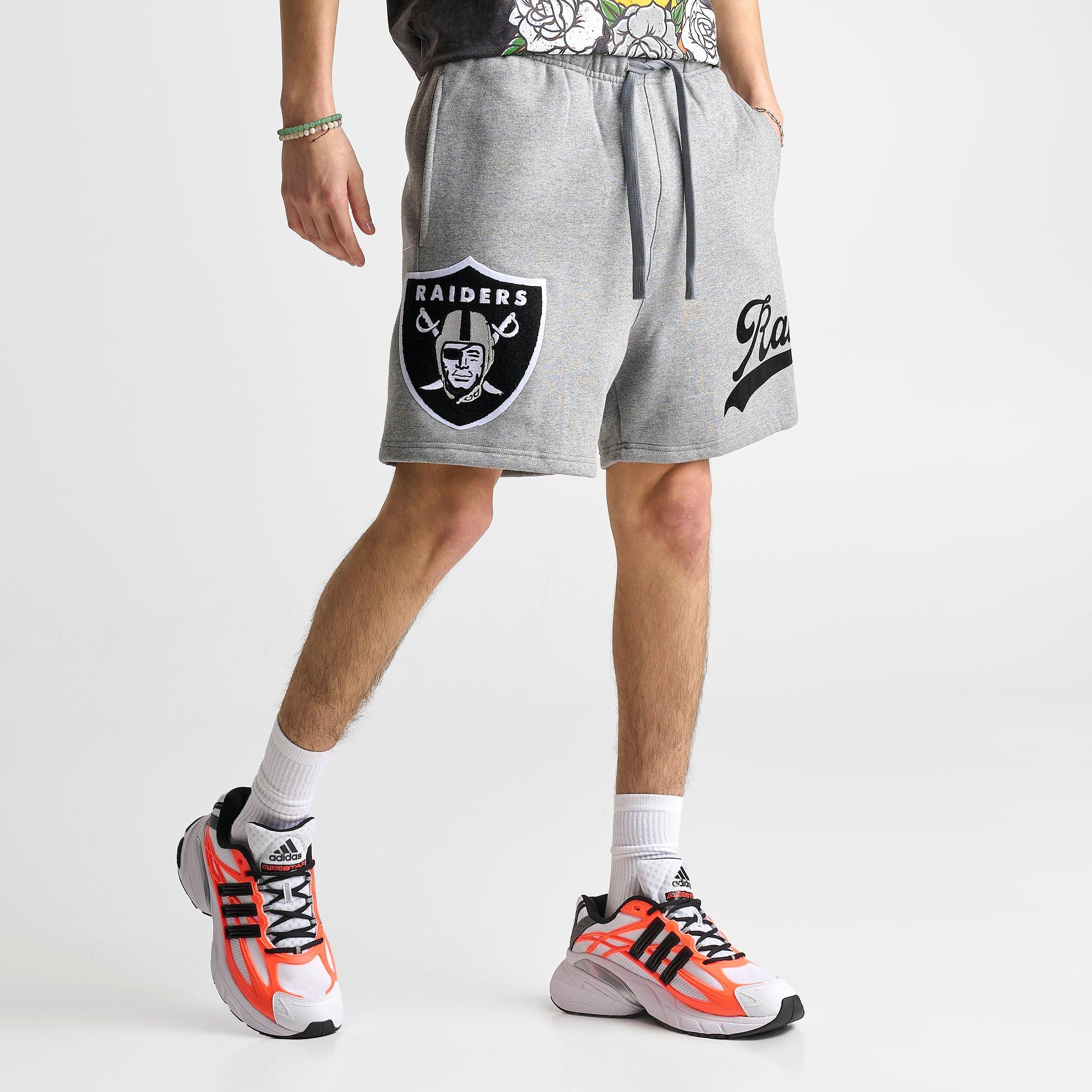 Click here for Pro Standard Mens Las Vegas Raiders NFL Living Lar... prices
