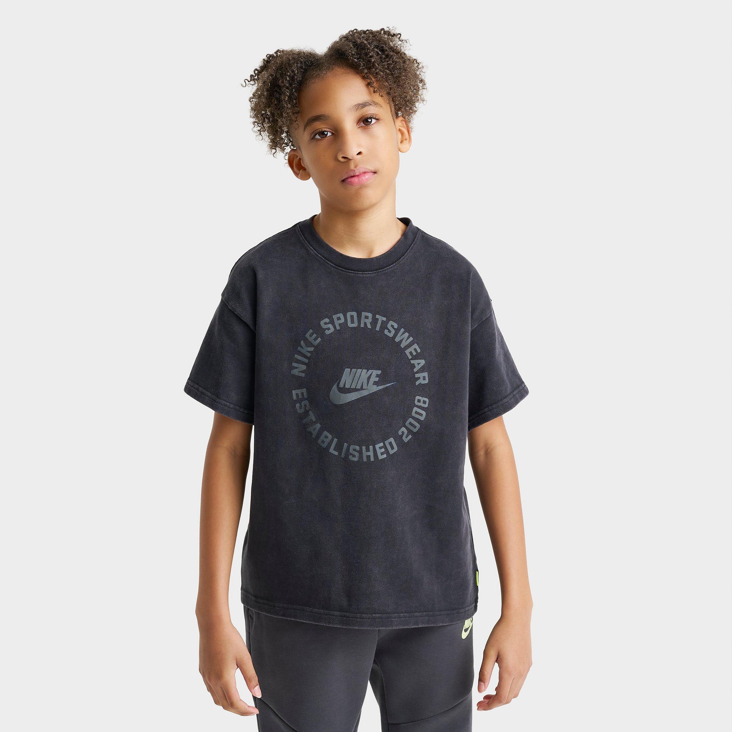Click here for Nike Big Kids Sportswear Circle T-Shirt in Black S... prices