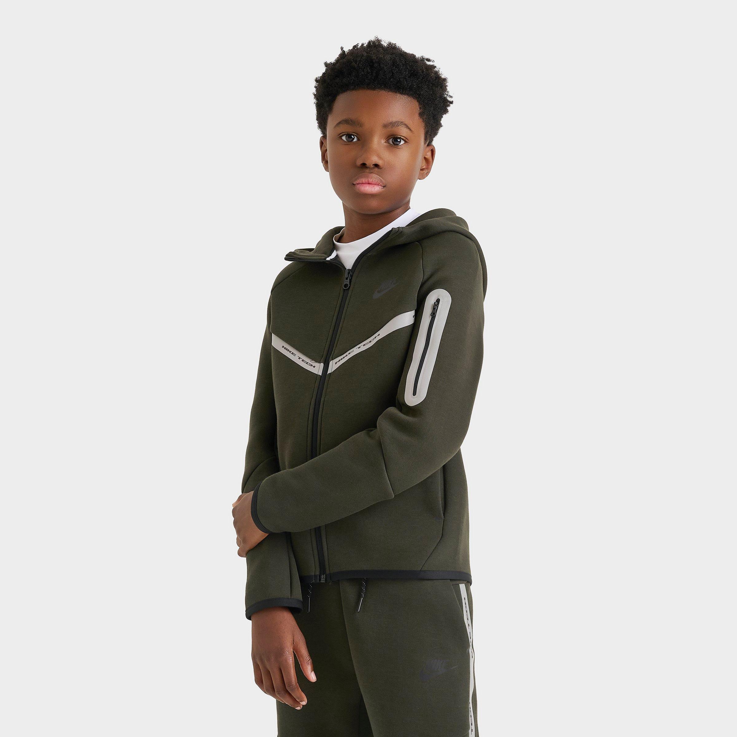 Click here for Nike Boys Big Kids Sportswear Tech Fleece Reflecti... prices