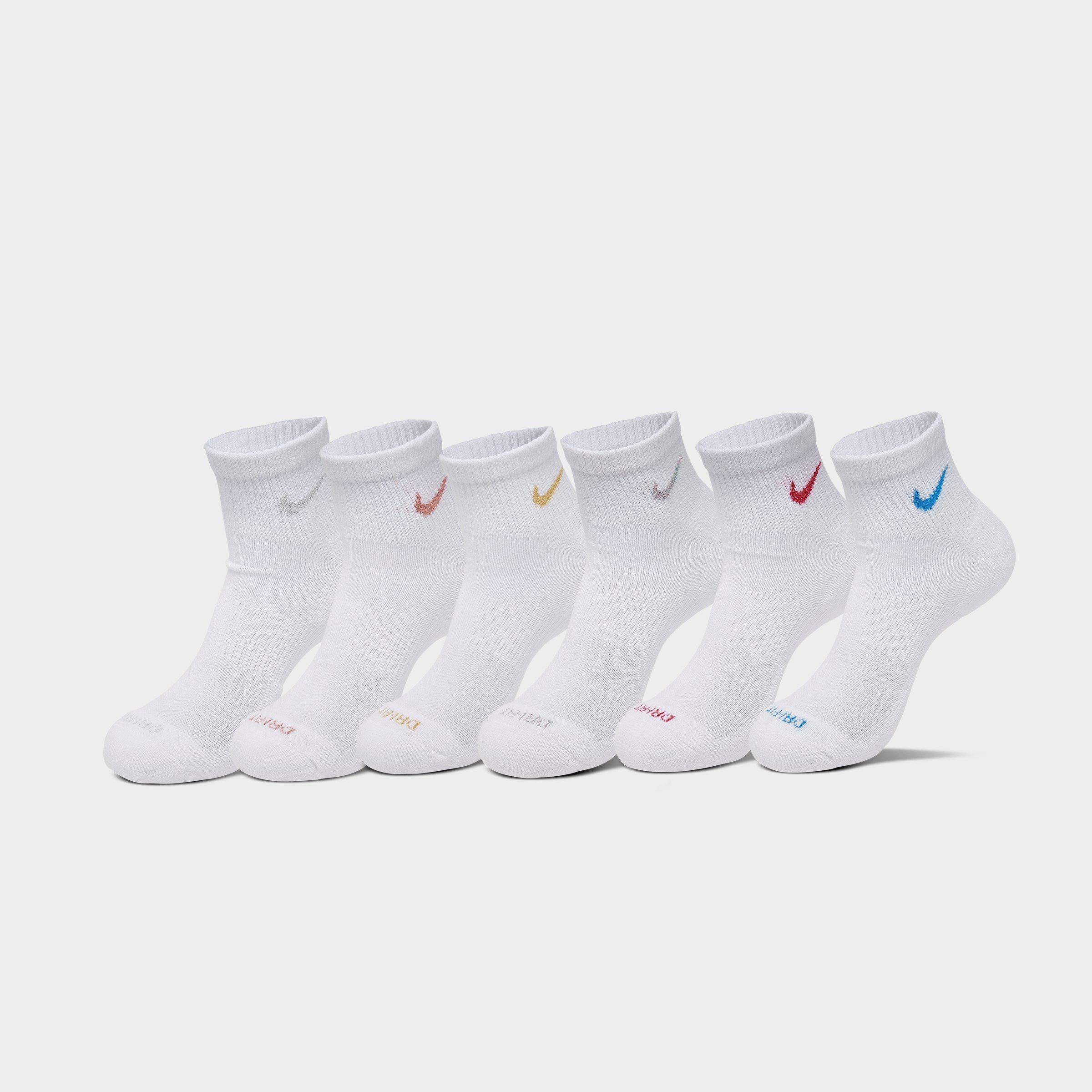 Click here for Nike Everyday Plus Cushioned 6-Pack Quarter Traini... prices