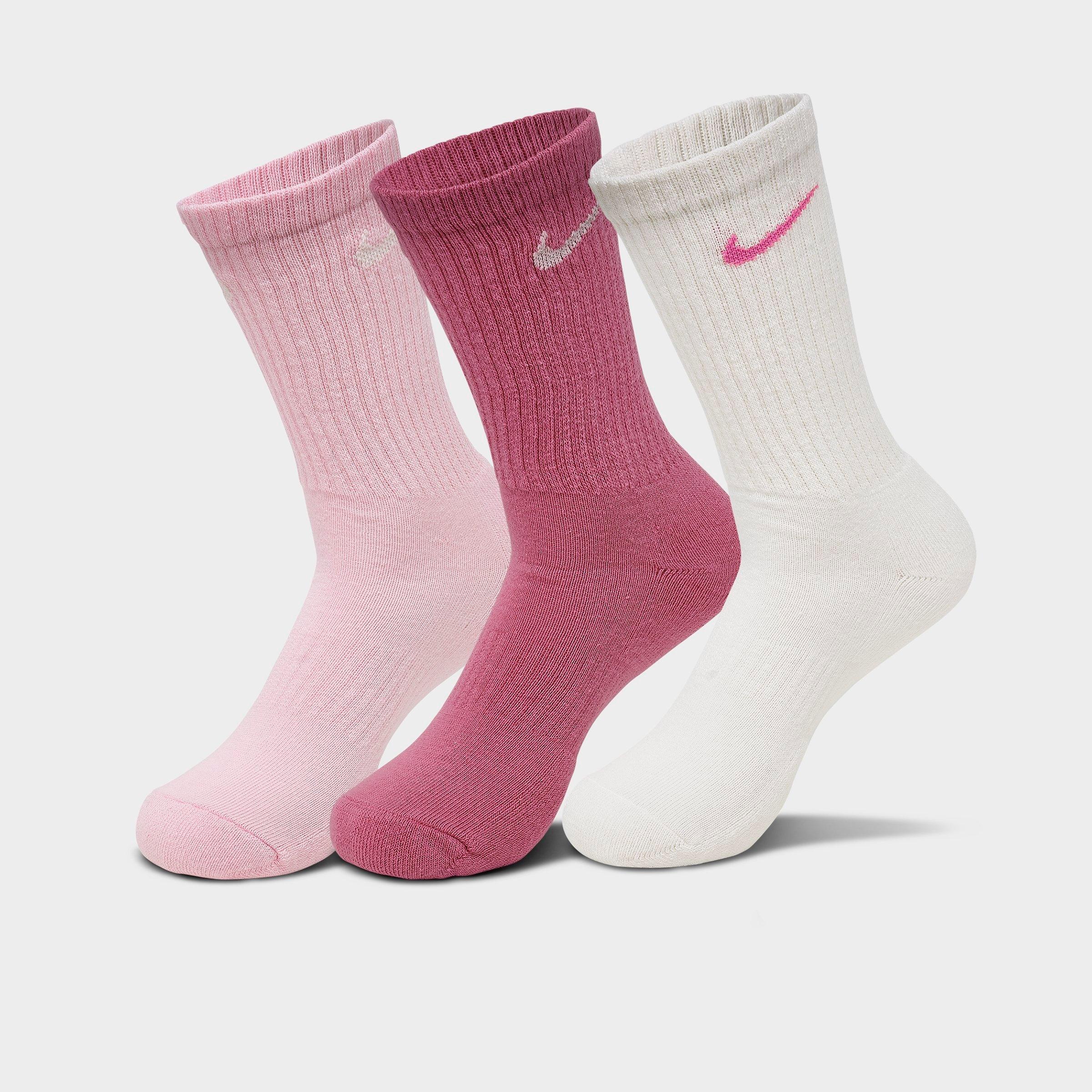 Click here for Nike Everyday Cushioned Training Crew Socks (3-Pac... prices