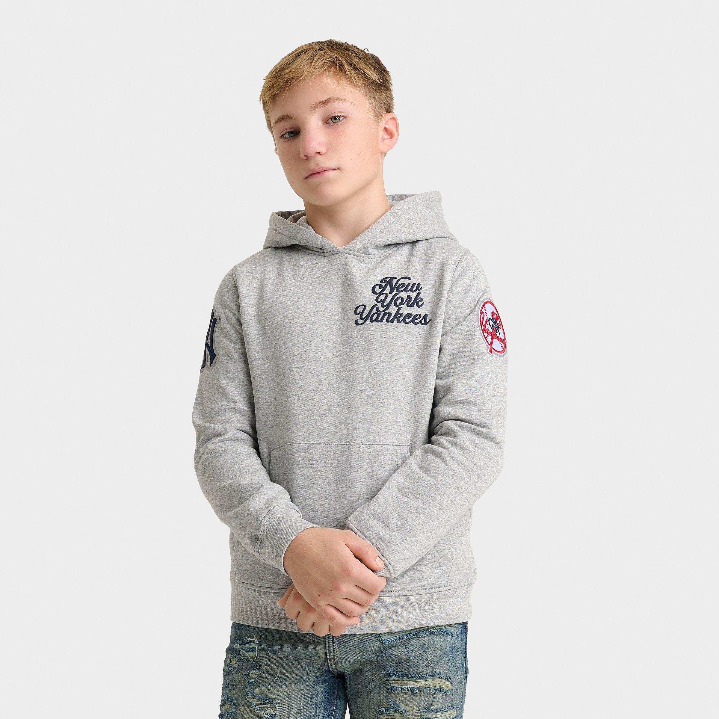 Click here for Pro Standard Big Kids New York Yankees MLB Souveni... prices